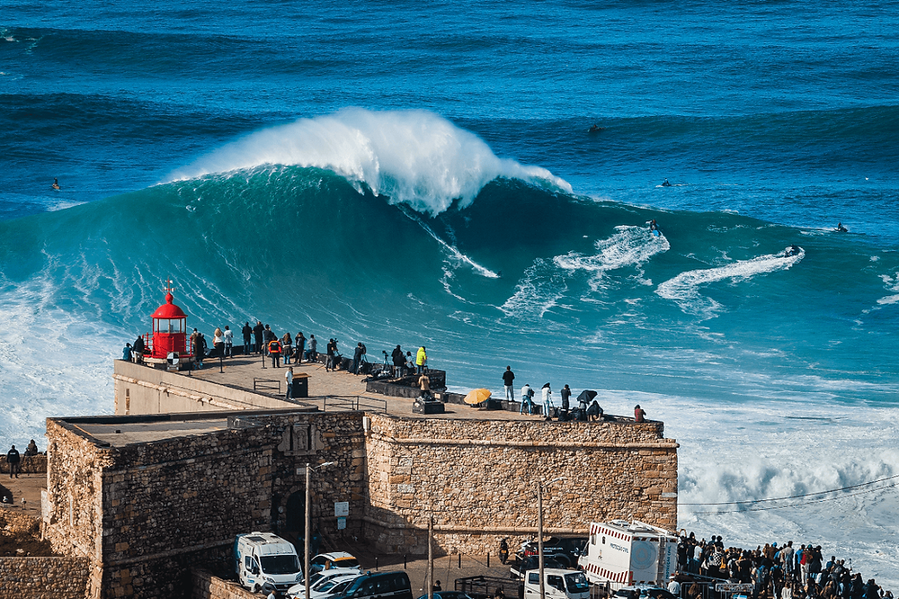 Discover the giant waves of Nazare’s North Canyon