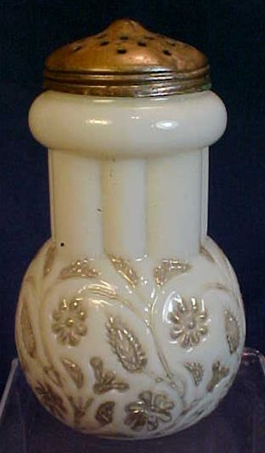 Findlay Glass Onyx Sugar Shaker Dalzell Gilmore Leighton | Walnut Manor ...