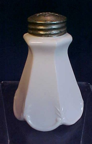 Findlay Glass Milk Glass Hexagonal Pyramid Pattern Shaker Dalzell ...