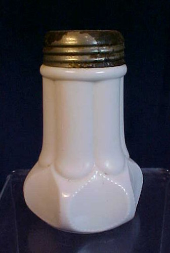 Findlay Glass Milk Glass Serrated Teardrop Pattern Shaker Dalzell ...