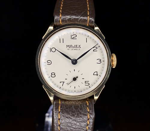 1952 9ct gold Majex dress watch with horn lug design, pierce 103 ...