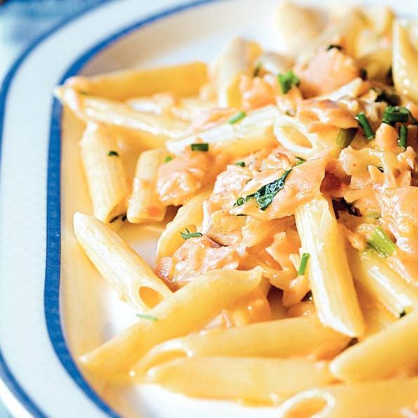 Pasta met zalm in roomsaus | Aanschuiftafel Varik