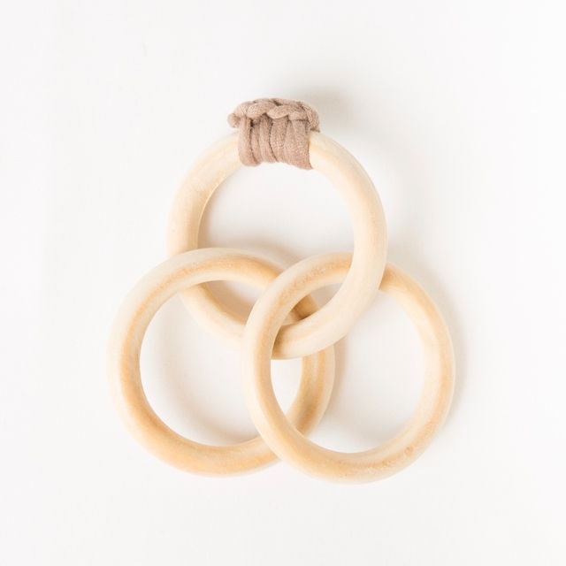 Triple knot rattle | pla pla Free Play