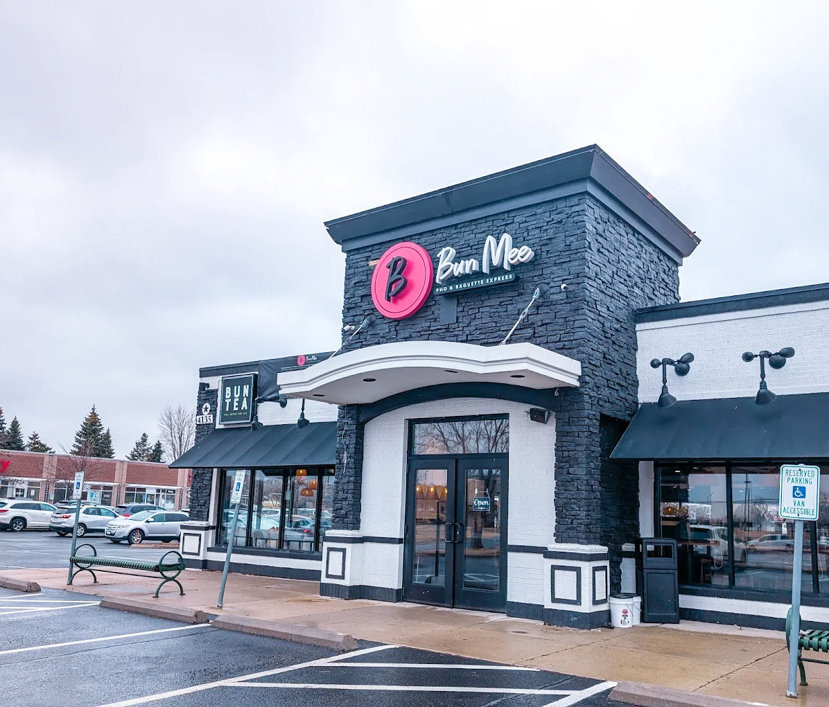 Bun Mee - Bun Tea | Vietnamese Restaurant & Boba Shop | Shakopee, MN