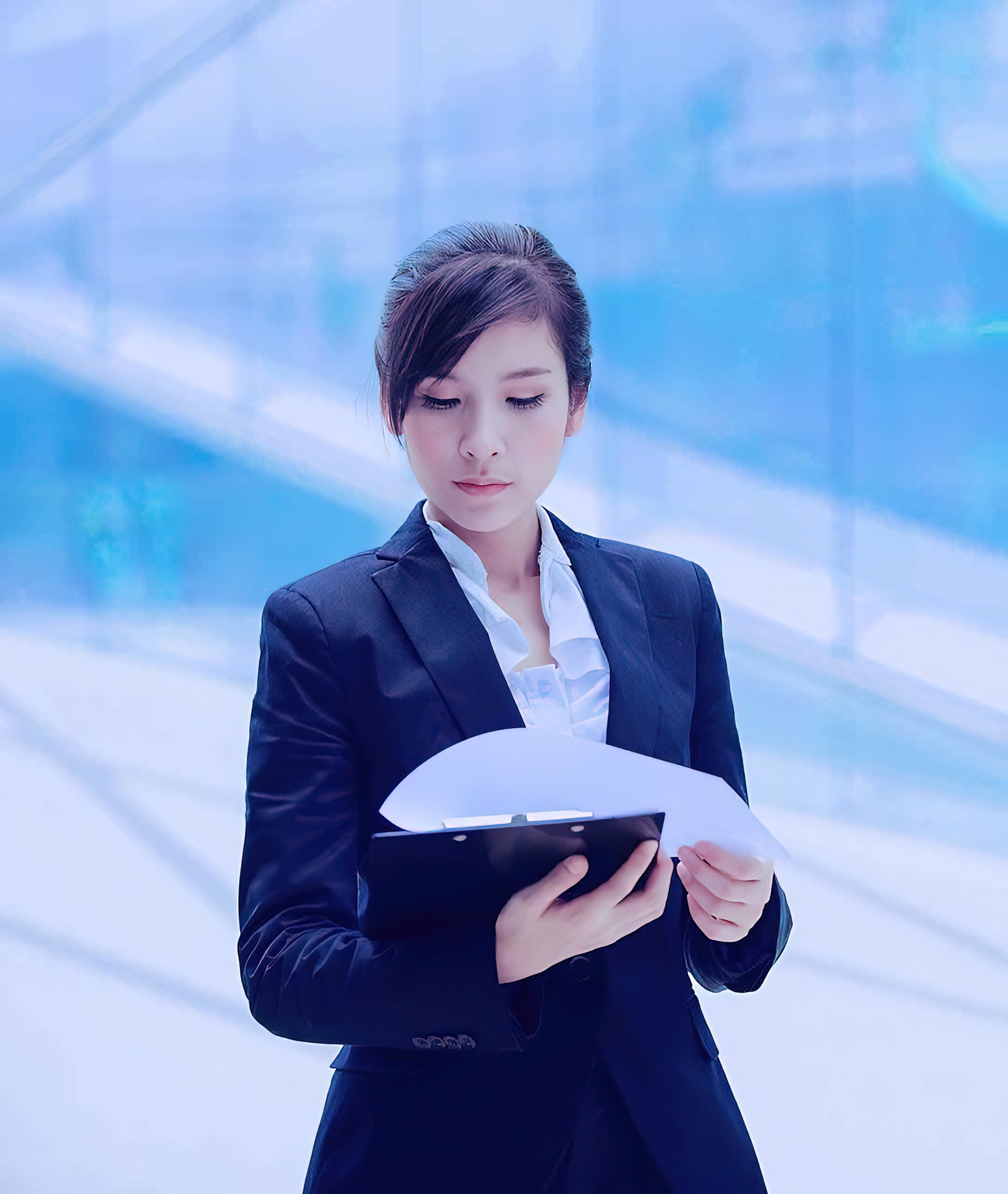 How to Manage Dominant and Pushy Bosses