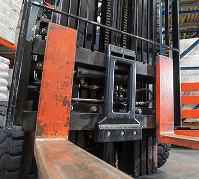 Pallet Dawg Forklift Carriage Bumper | forkliftinnovations