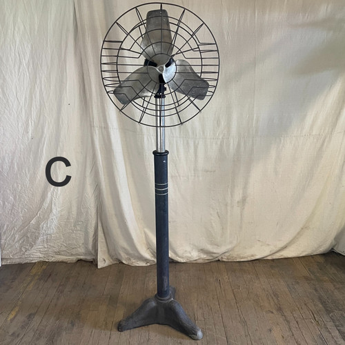 Large Standing Fan C | zapprops