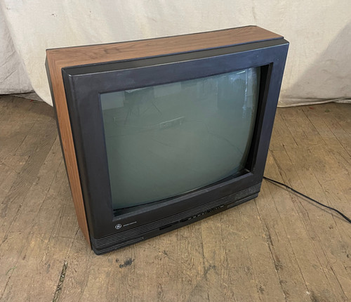 GE Wood Paneled 20" CRT Television | zapprops