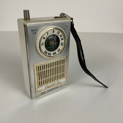 Imperial 91 White & Gold 9 Transistor Radio | zapprops