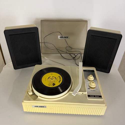 Dejay Record Player & Speakers | zapprops