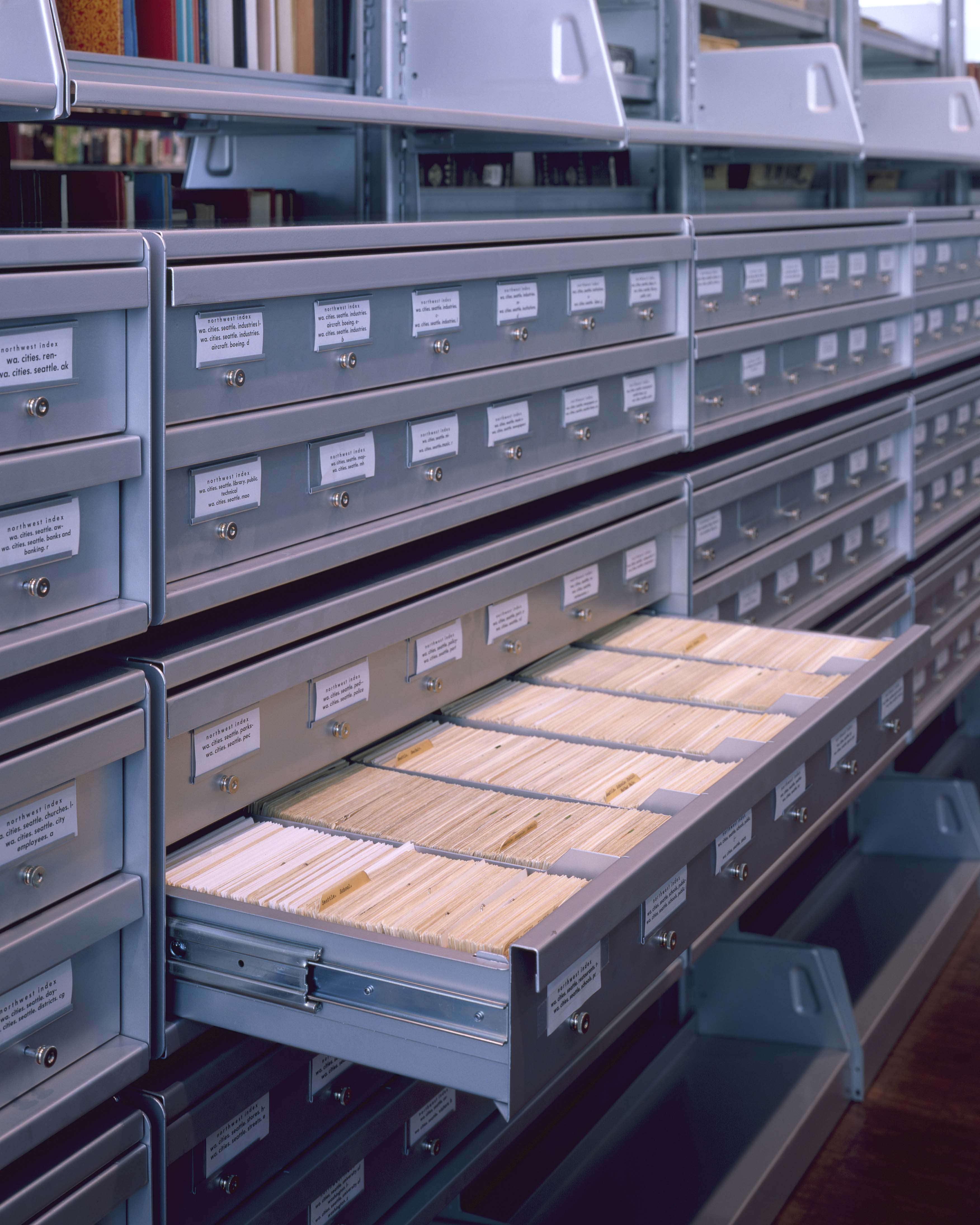 Library Solutions from STORAGELogic