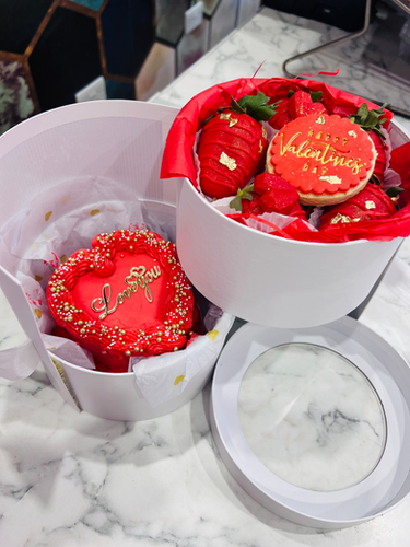 Luxury 2-tier gift box: bento cake and strawberries | The Tipsy Bakery