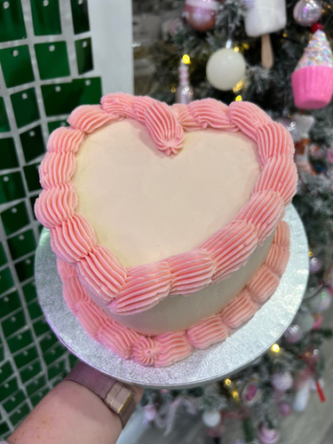 Heart cake - basic | The Tipsy Bakery