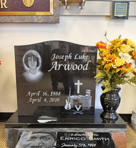 Black Upright Memorial Set | Caskets & More, Inc.
