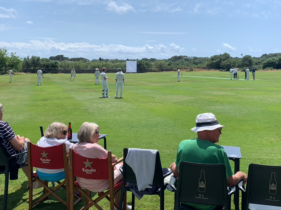 A Memorable Menorca Getaway: Socialising, Cricket, and Flying Etiquette