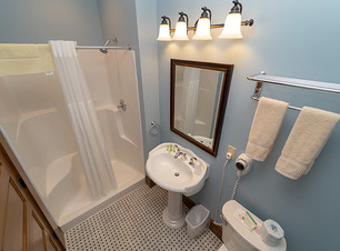 Rangeley Historic Inn & Suites | Maine Lodging