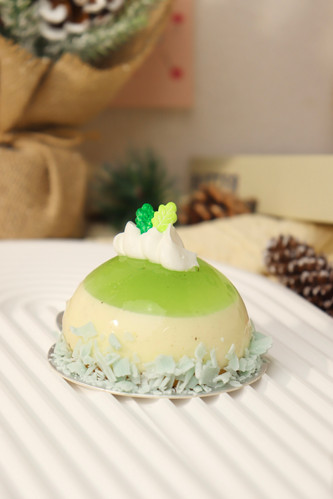 Vanilla & Grape Mousse Cake | Kiwi Sweets