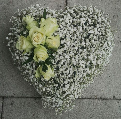 Gyp heart with Rose spray | Four seasons epping
