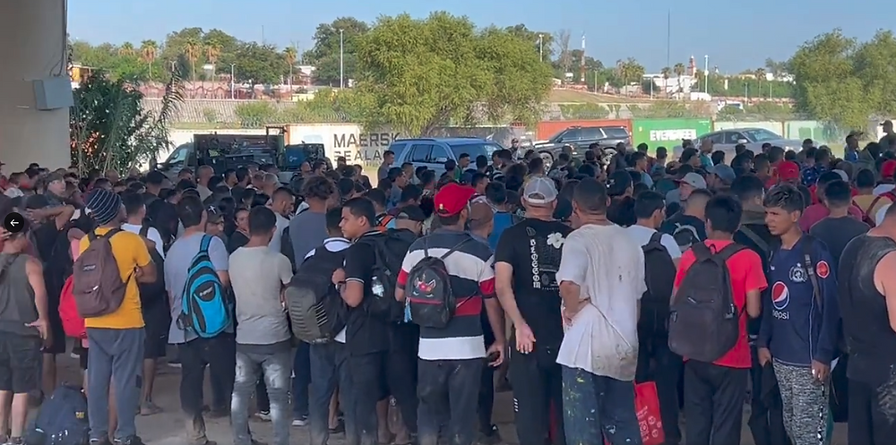 National Guard Rolls Into Eagle Pass, Texas As Biden's Border Crisis ...