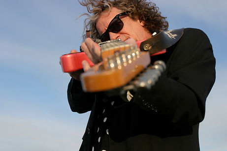 LIVE MUSIC | The Real Macaw