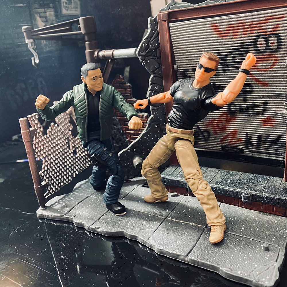 Images of Larry Hama figure!!