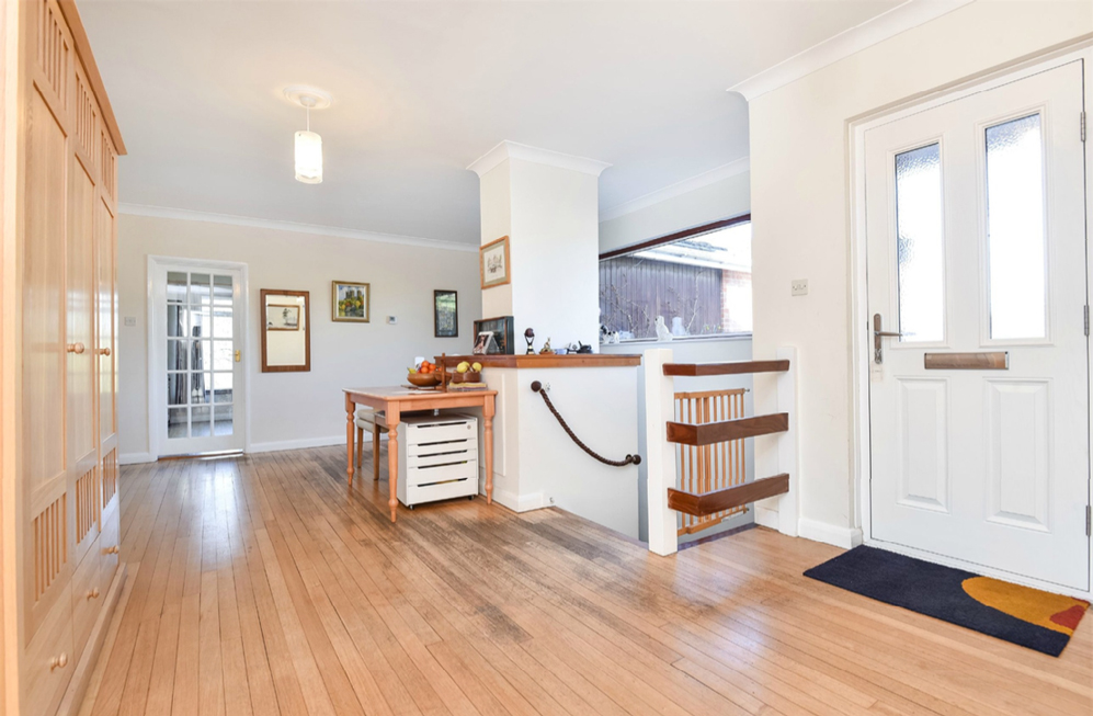 Open Plan Kitchen with Solid Oak Tresses
