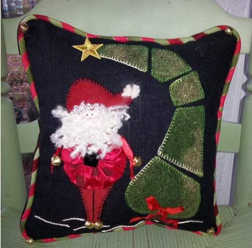 Belly Button Santa Pillow Pattern | Wildside Stitching