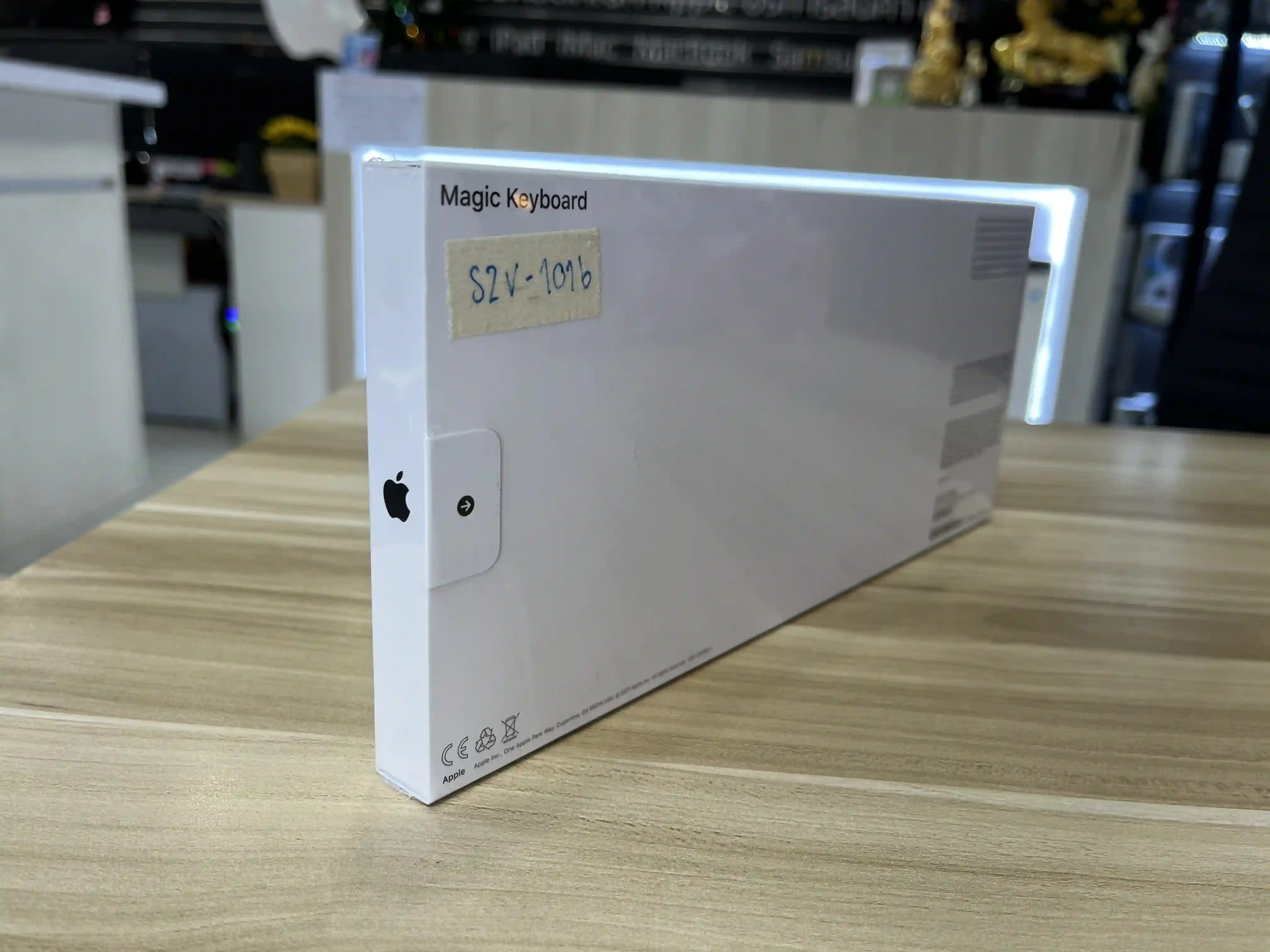 Magic Keyboard with Lock Key A2450 | bbmacservice