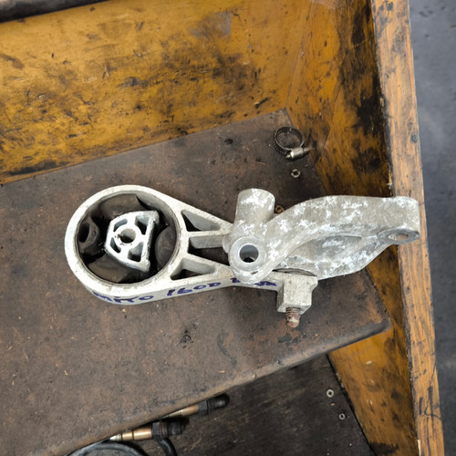 Alfa Romeo Mito Engine mount | Alfaman services