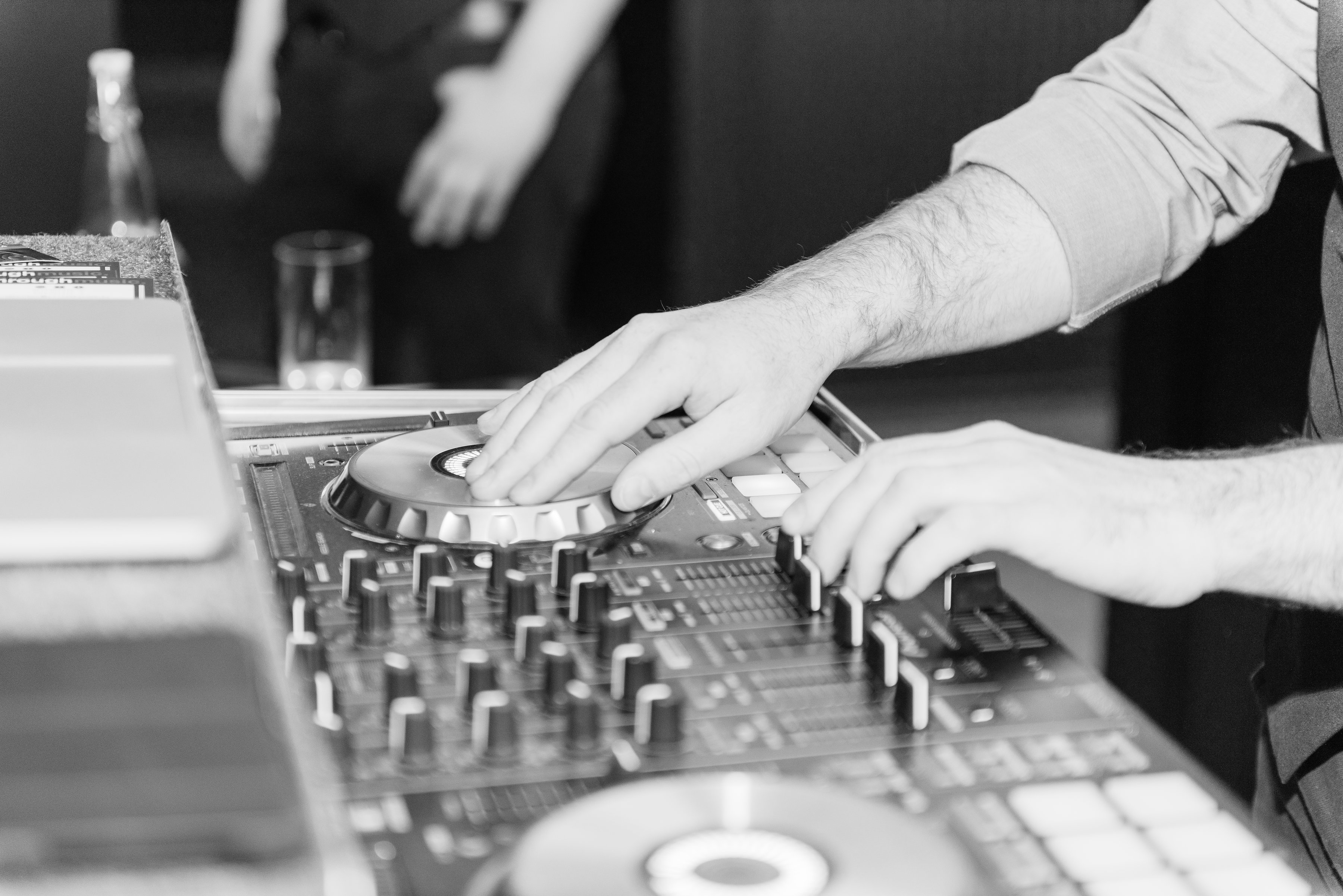 Live Wedding Music, Entertainment & Band | Pat and Sean Kelly