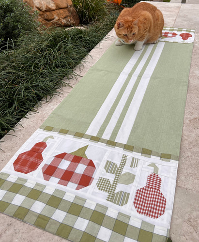 Downloadable Farmers Market Runner | Pieces to Treasure