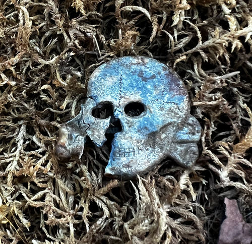 SS battle damaged skull M1/24 | ItemsWW2
