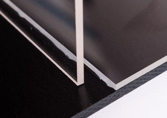 All you need to know about gluing polycarbonate