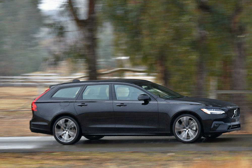 Review: 2021 Volvo V90 T6 R-Design | The Road Beat