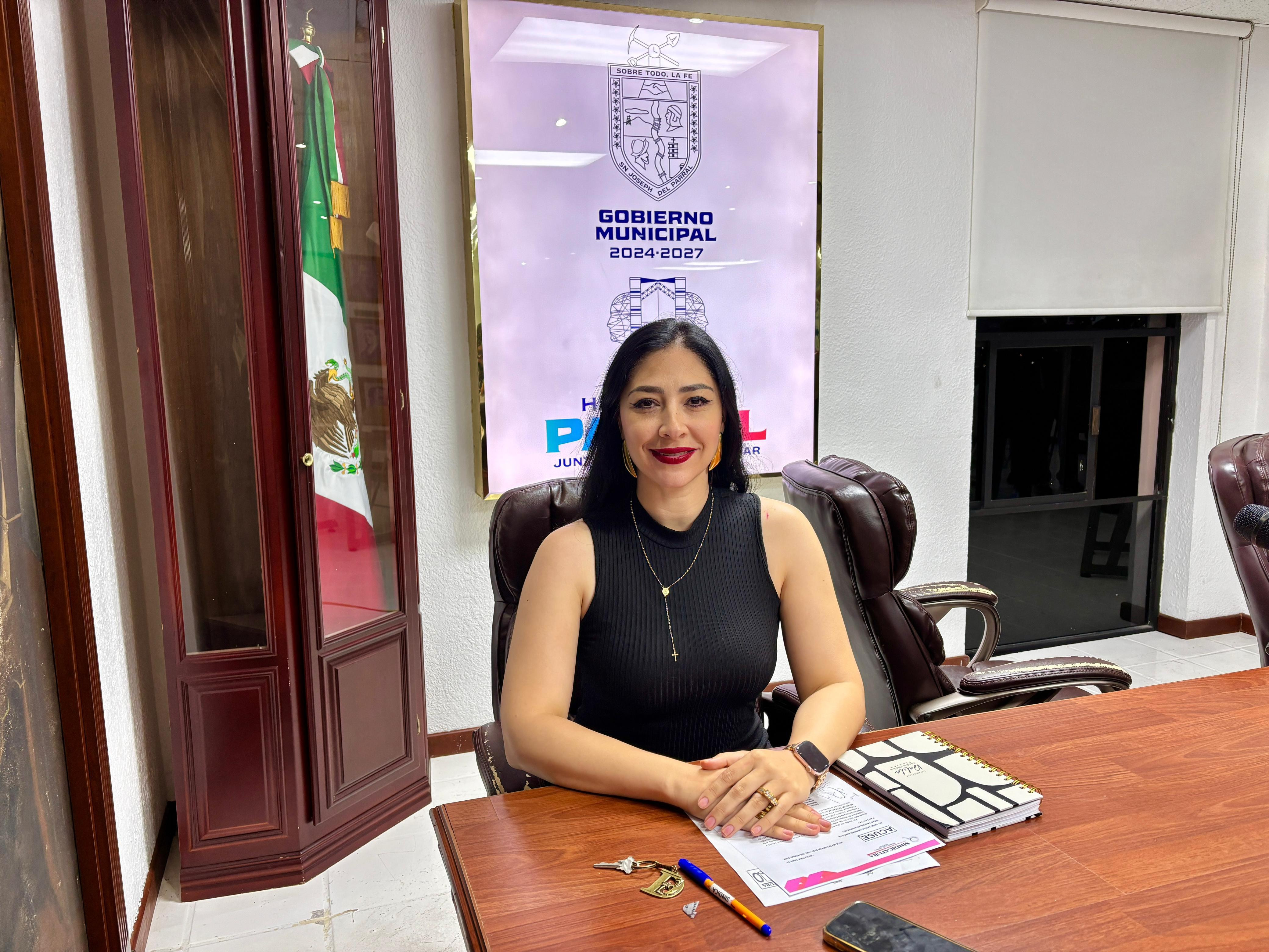 Sindica Villalobos impulsa Comisión Especial para reparar calles en Parral