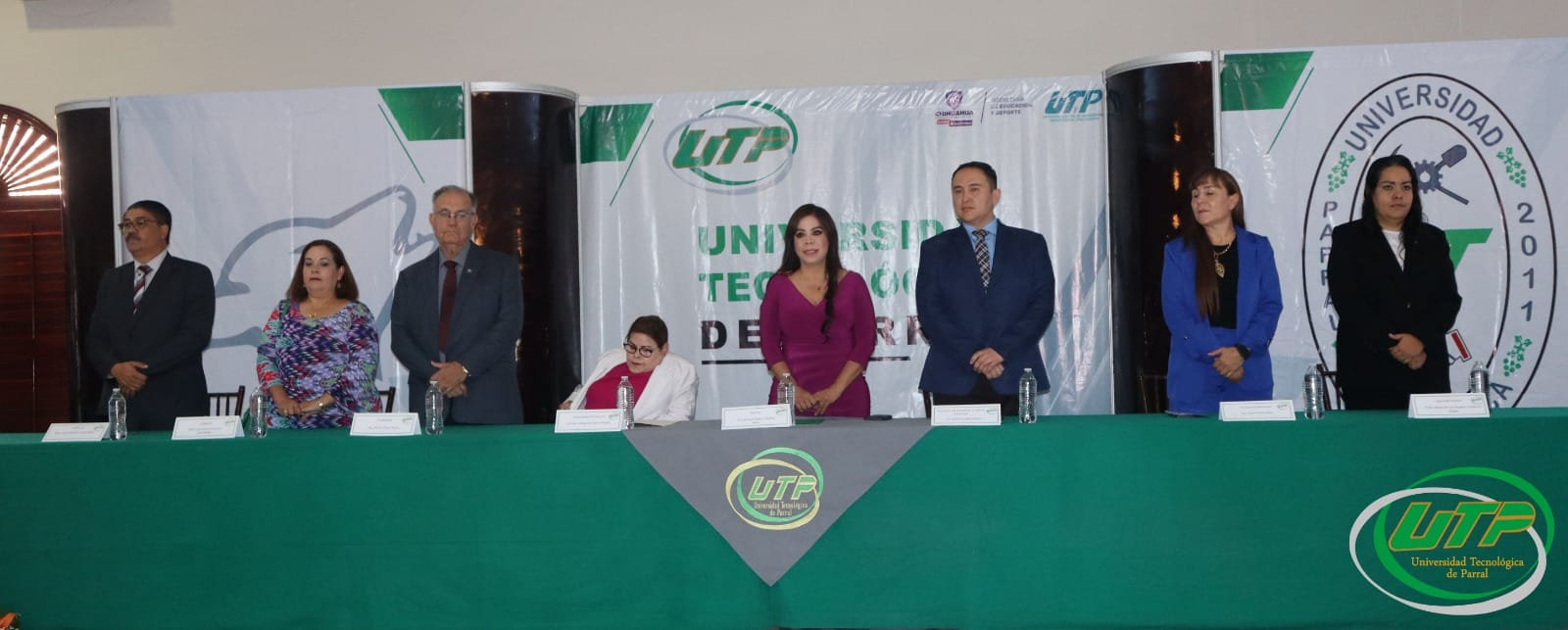 Se gradúan más de 300 estudiantes de la Universidad Tecnológica de Parral