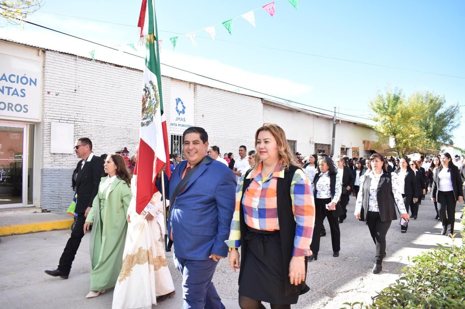 Vistoso desfile en Matamoros para celebrar el 113 aniversario de la ...