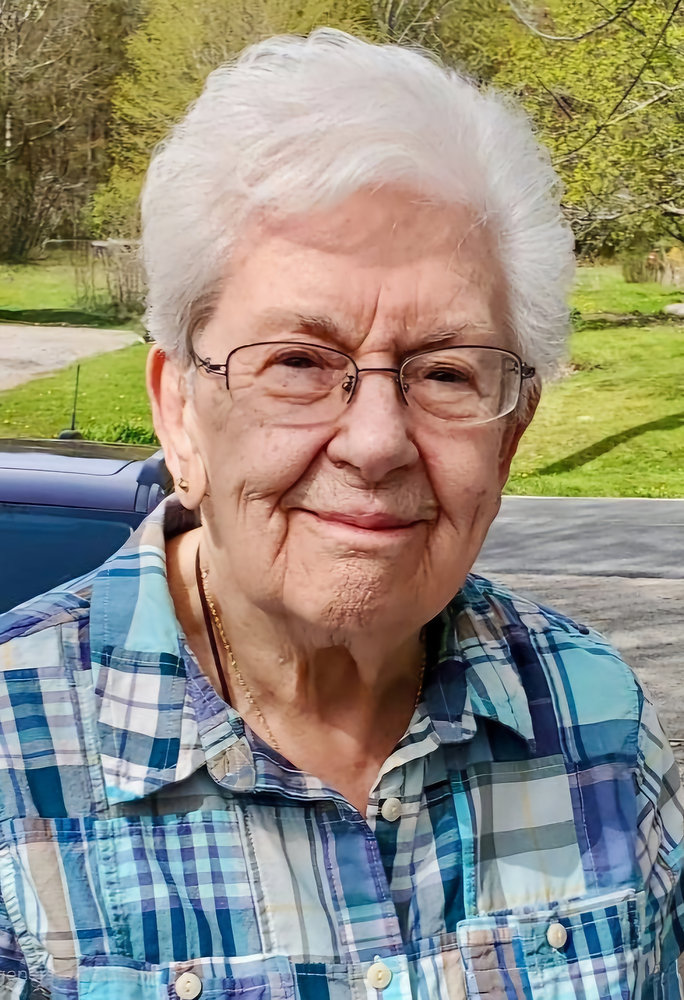 Barbara Pease 1927 - 2025