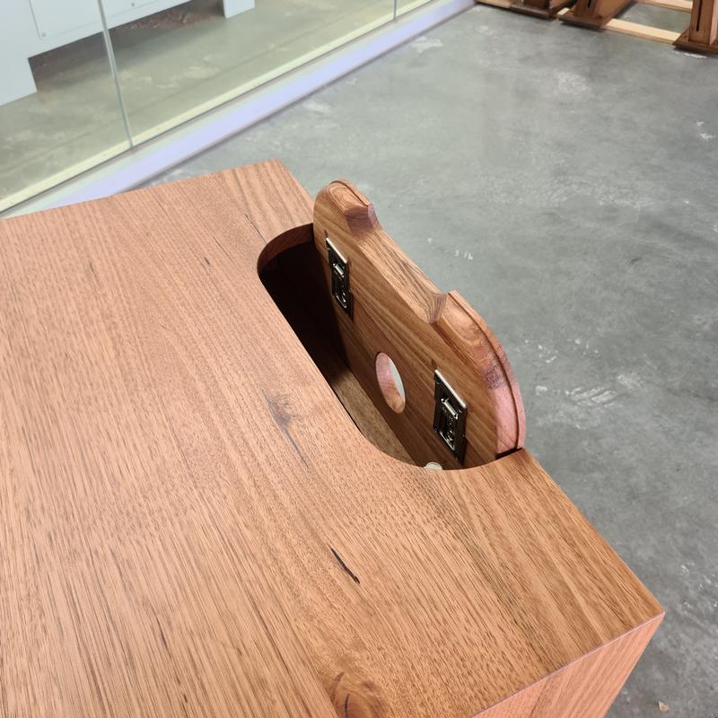 Modern Side Tables - A Solution For Clutter Free Living