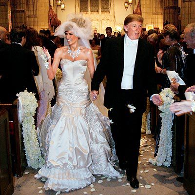 Vintage story: Γάμος Melania & Donald Trump - Το νυφικό Dior 100.000 ...