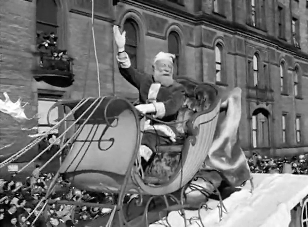 MIRACLE ON 34th STREET, 1947 classic holiday Santa Claus movie ...