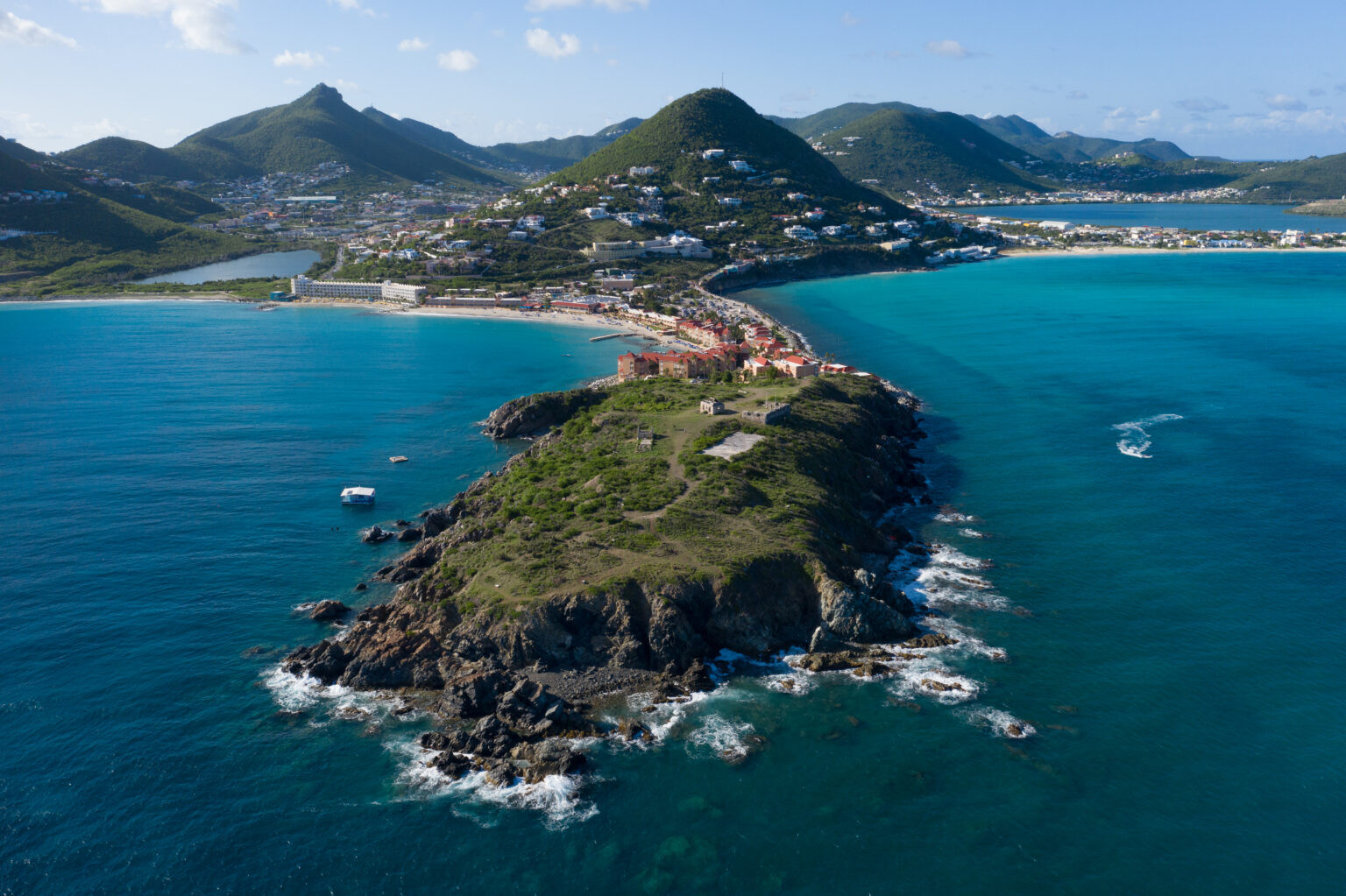 Rising Air Arrivals in St. Maarten Highlight Caribbean Tourism Boom