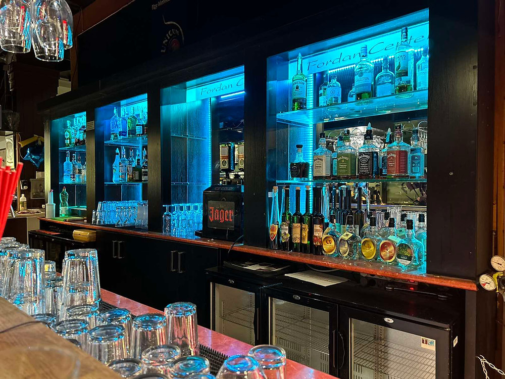 Ne habozz, gyere el a Fordan Centerbe, és élvezd velünk a Whiskey ...