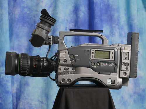 JVC GY-DV550U - ENG Style Mini DV Cameras | mediapollution