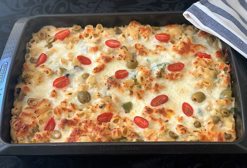 cheesy Mediterranean pipe rigate white sauce pasta