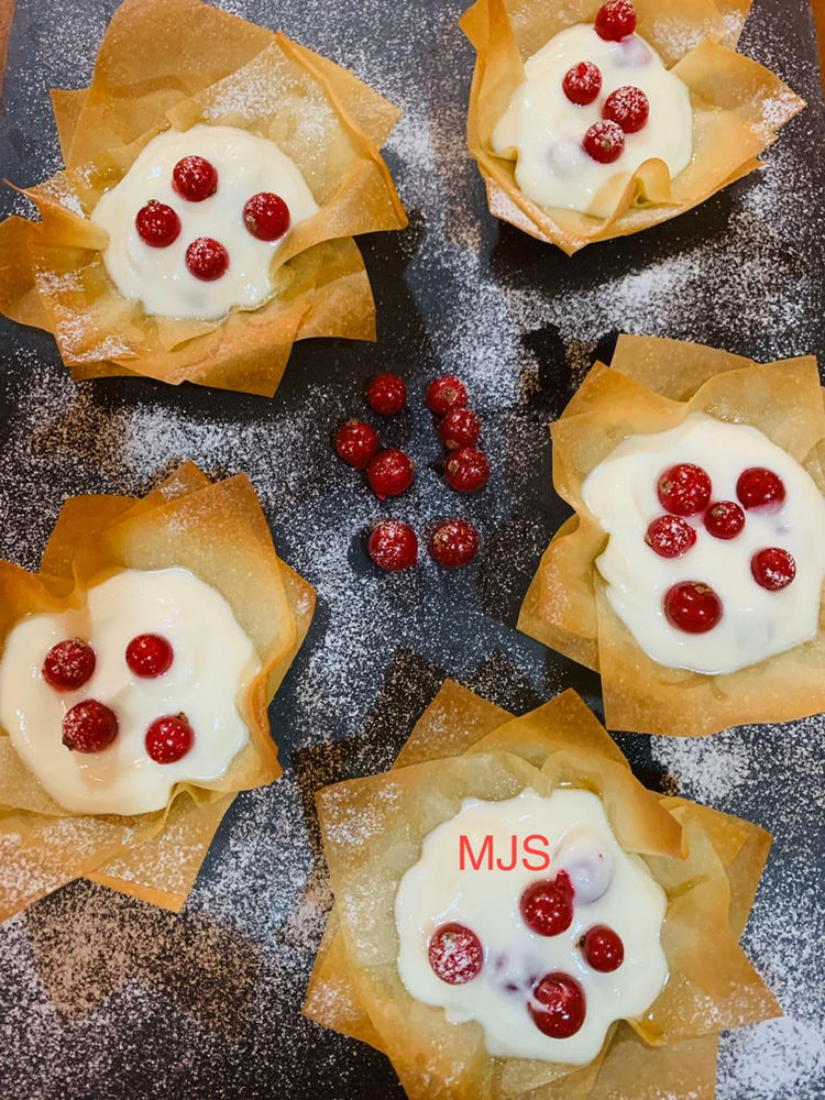 REDCURRANT CRISPY FILO BASKETS