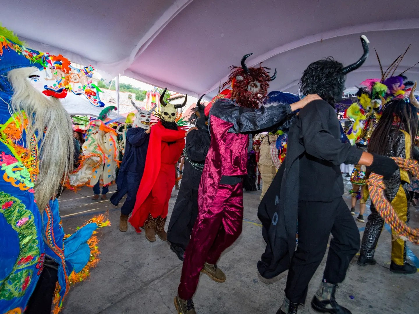 Mecos tradicionales bailando | Repositorio Molango