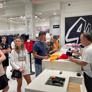 CITY ATIVATIONS / POP-UP STORES | V12 Trackside