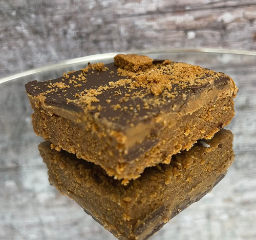 Individual Vegan Biscoff Square | Ivy's Bakes