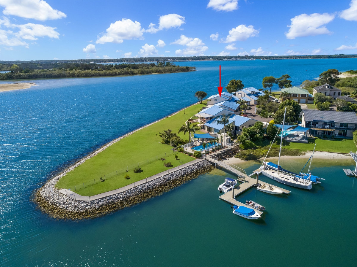 PENINSULA COURT 6 // Yamba Holiday Accommodation